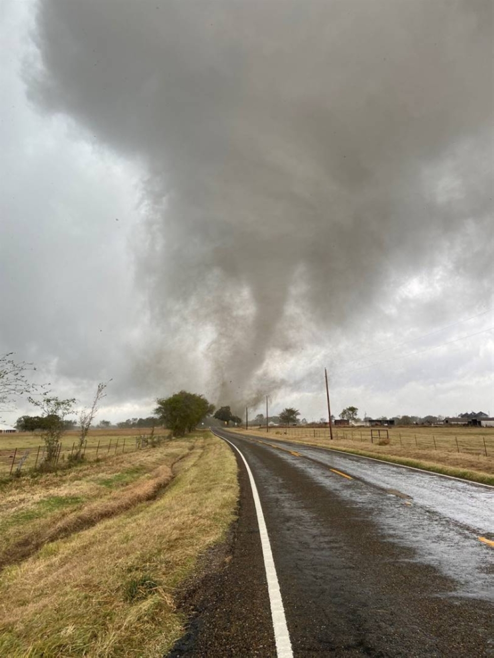 Tornado’s saai verwoesting in VSA - Republikein - Jou Land, Jou Taal ...