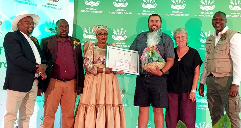 Beste akkerbouers van die jaar - Republikein - Jou Land, Jou Taal, Jou Nuus